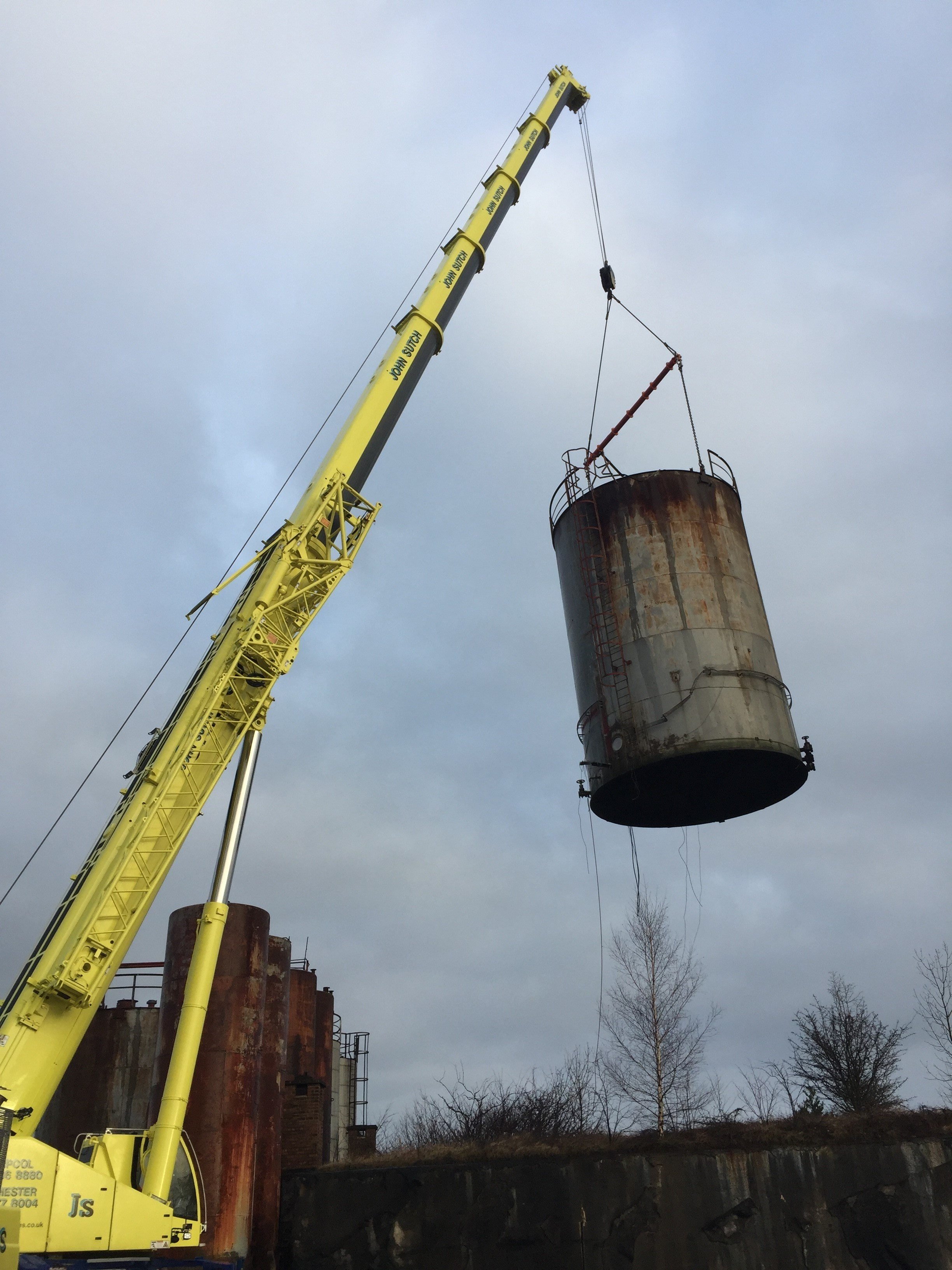 Fire Damaged tanks move thanks to Britlift beam